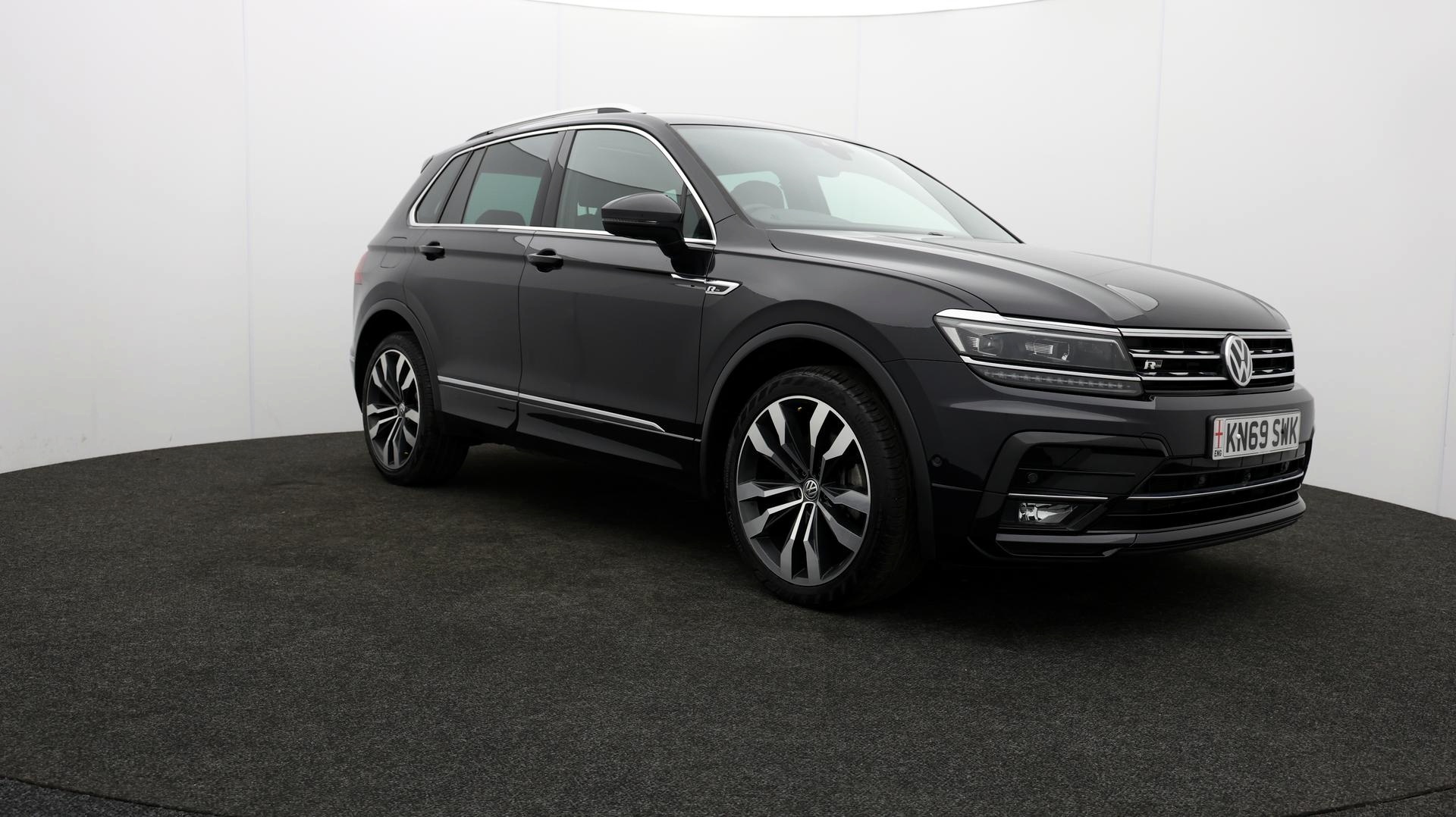 New Volkswagen Tiguan R 2021 review | Auto Express