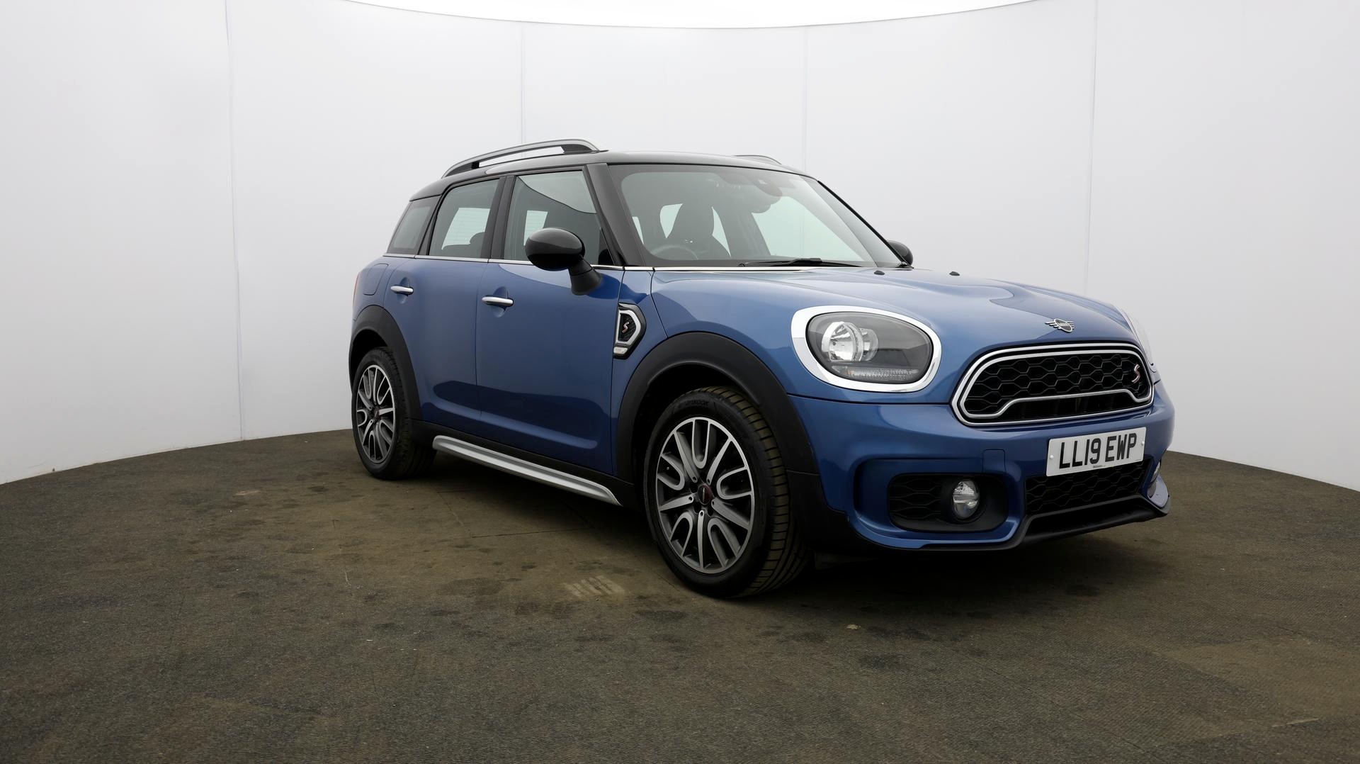 MINI Countryman review | Auto Express