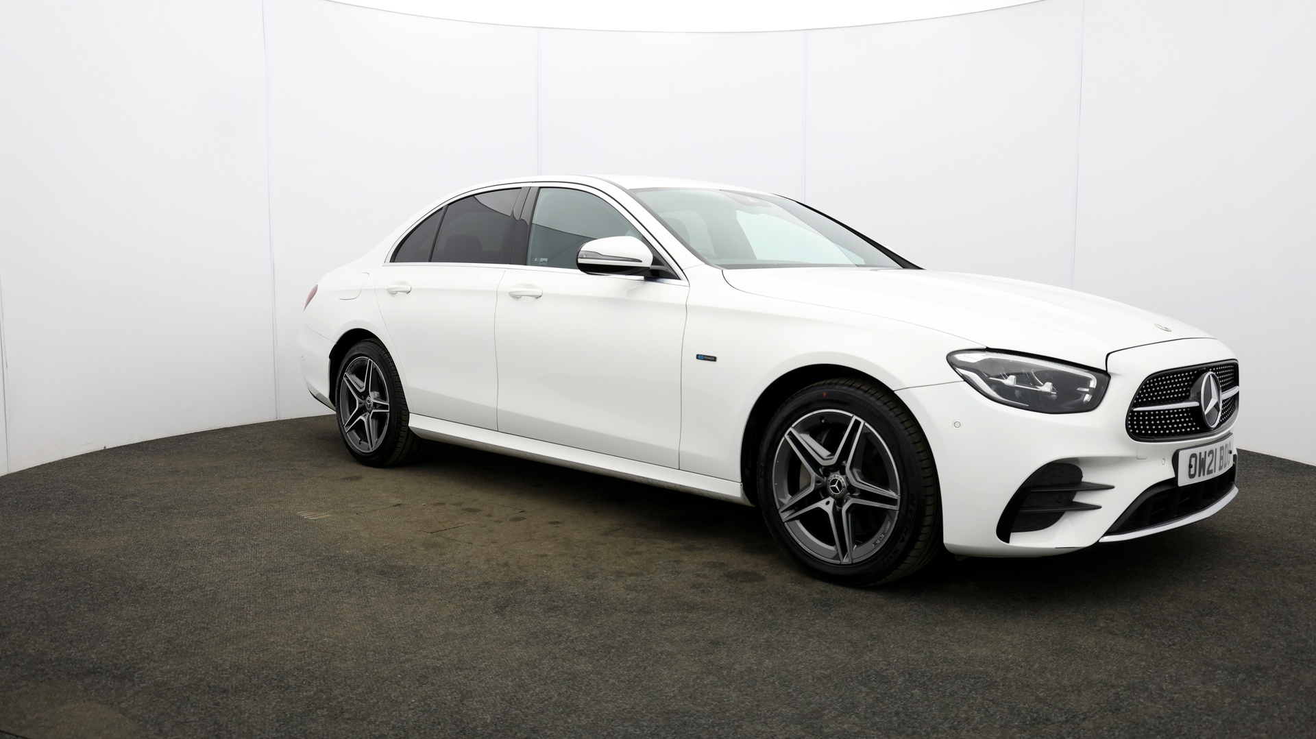 New Mercedes E 300 e plug-in hybrid 2023 review | Auto Express