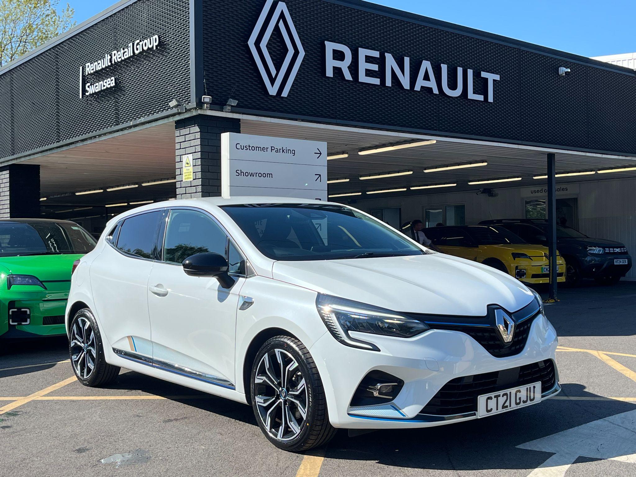 Renault Clio Dynamique MediaNav review | Auto Express