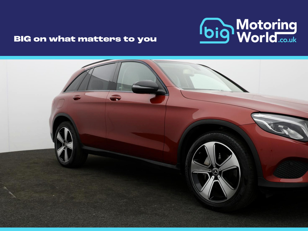 New Mercedes GLC 300 e 2023 review | Auto Express