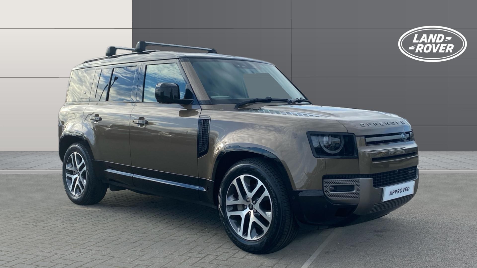 New Land Rover Defender Trophy Edition 2025 review: a family SUV for ...